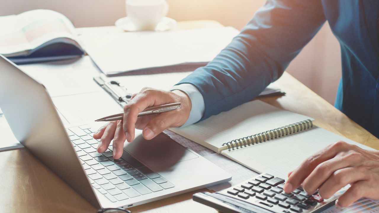 How to Calculate FICA Taxes: A Complete Walkthrough